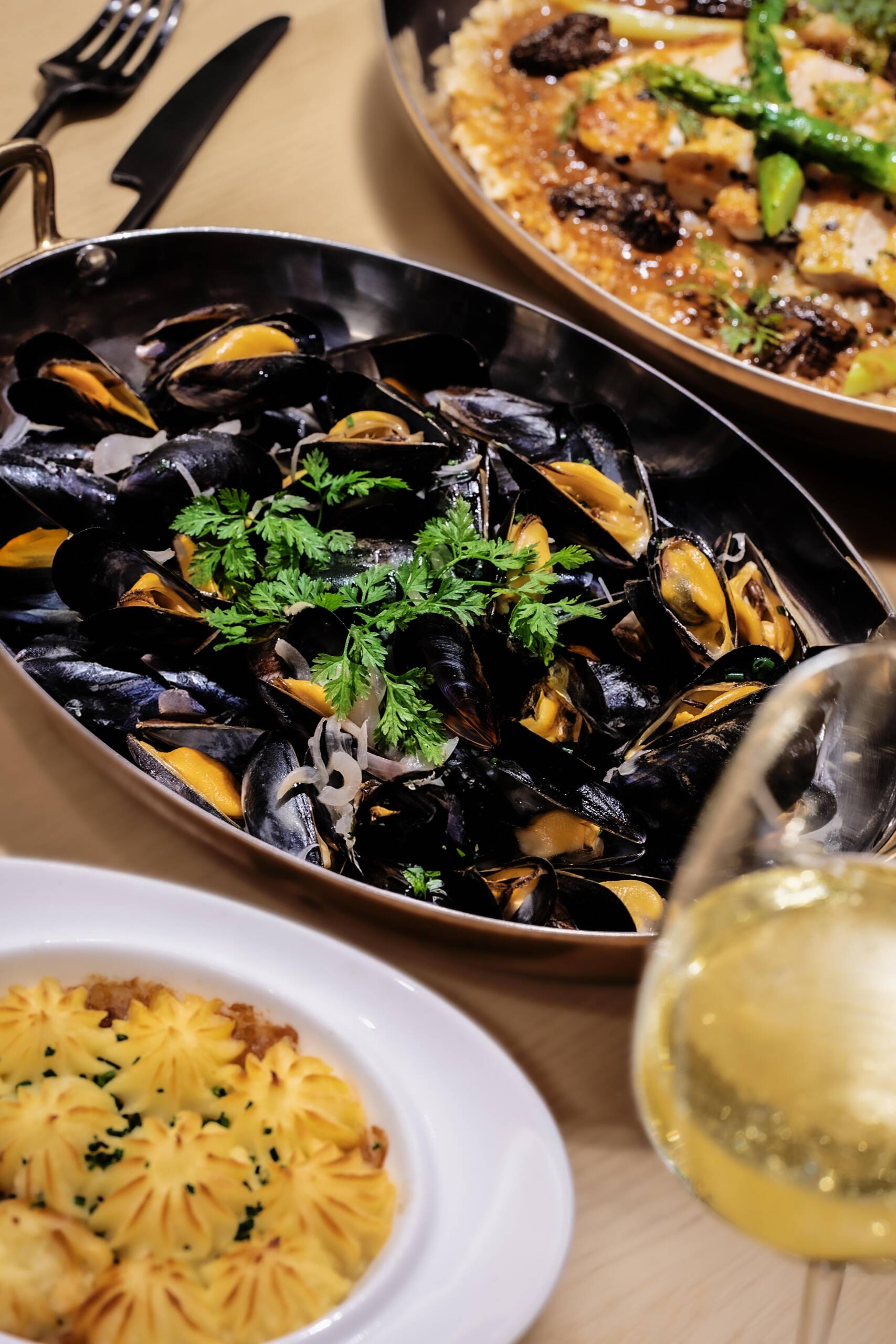 Uncle Ming's | Restaurant and Bar | AKI Hong Kong - MGallery